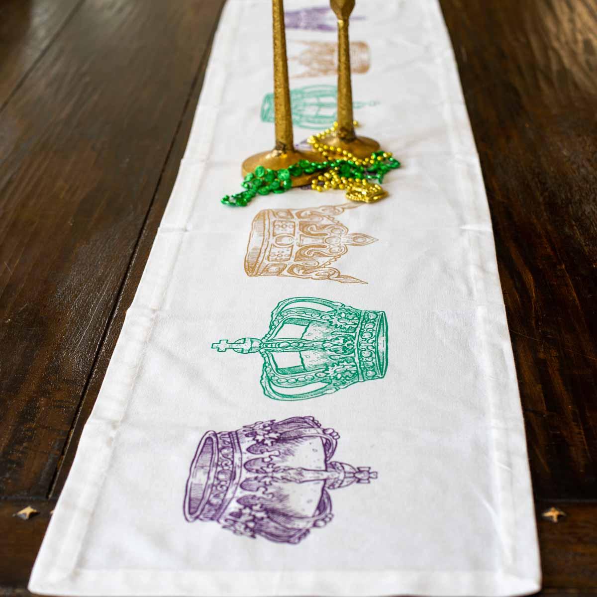 Elizabeth Crown Runner | The Royal Standard